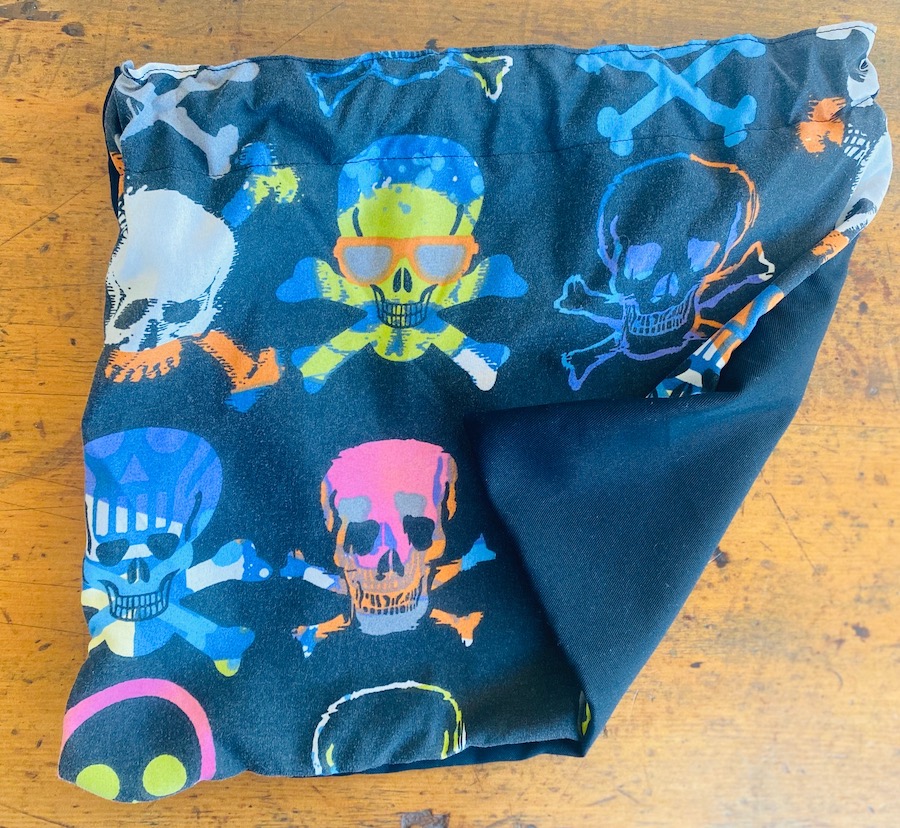 Skull & crossbones – pull-string bag – Bulimba Creek Catchment ...